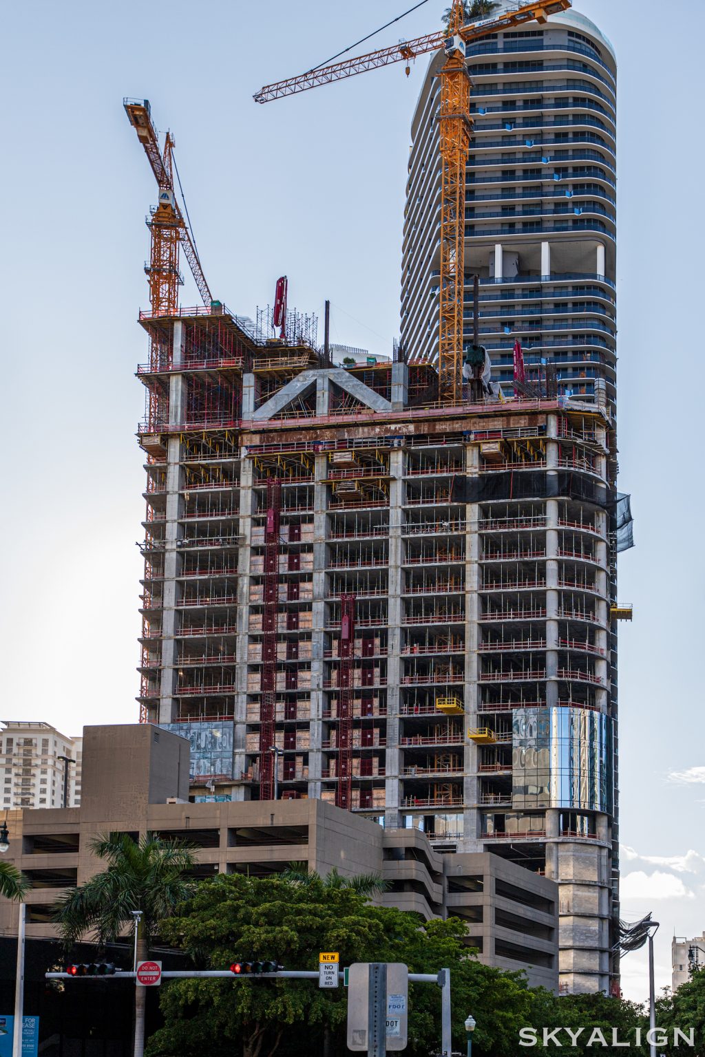 830 Brickell's Glass Façade Installation And Vertical Ascent Continues ...