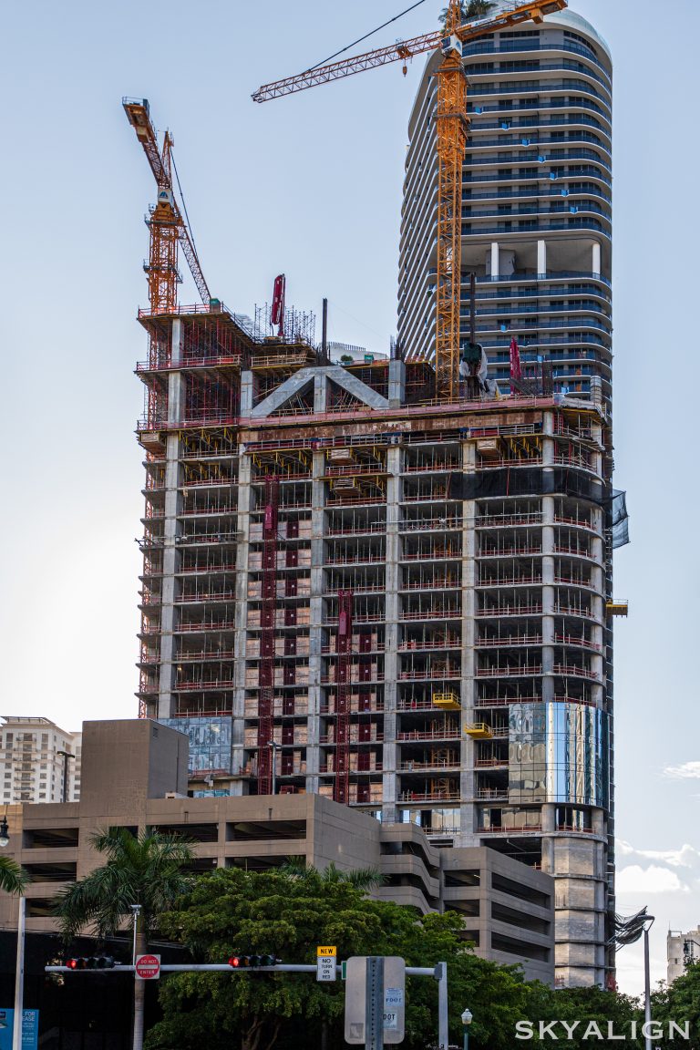 830 Brickell's Glass Façade Installation And Vertical Ascent Continues ...