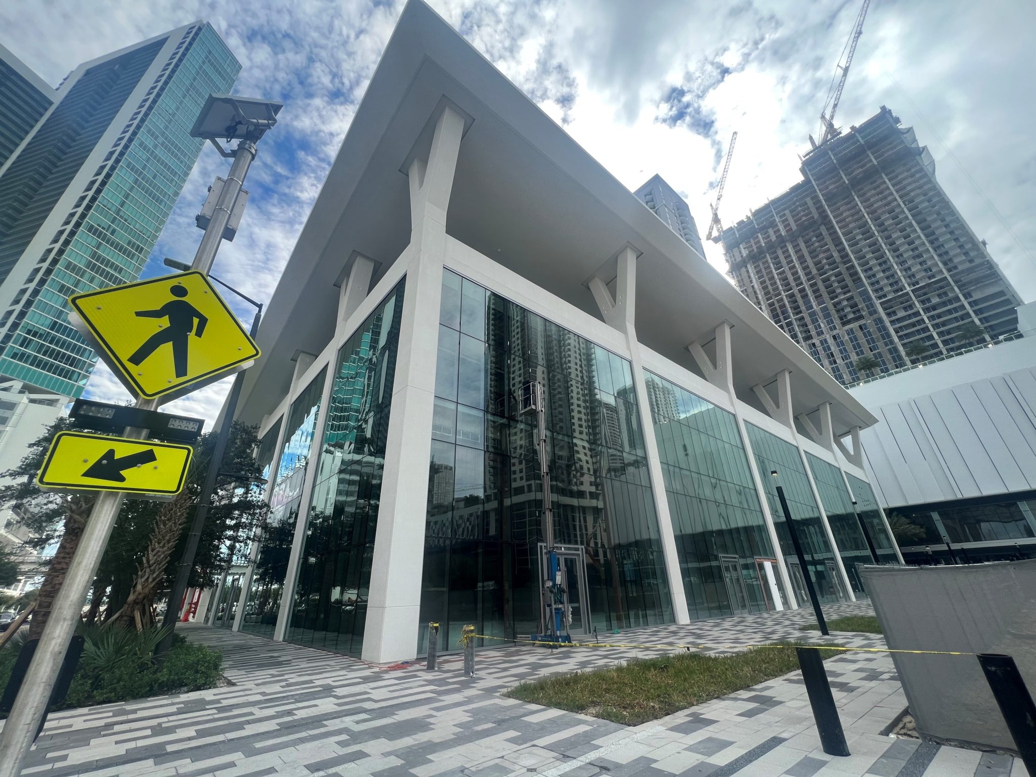 Miami Worldcenter Delivers 80,000-Square-Foot ‘Jewel Box’ Retail ...