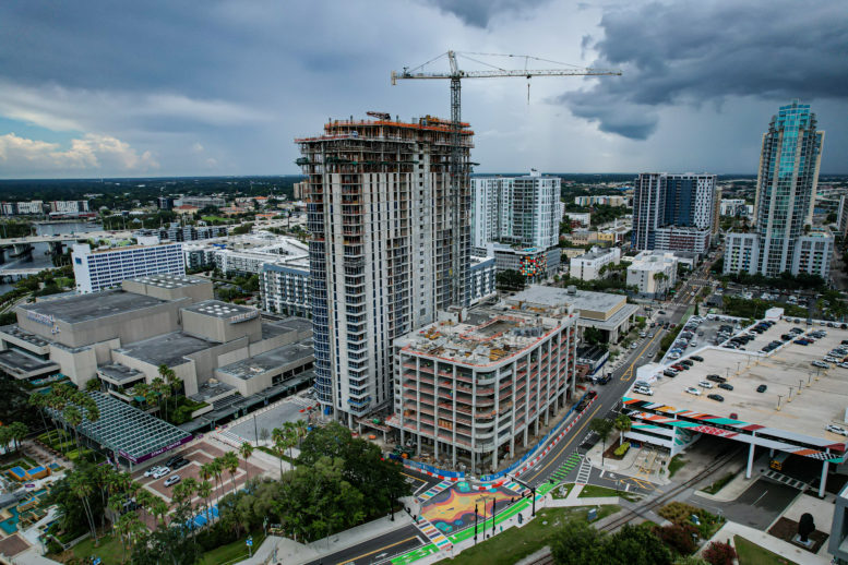 YIMBY Checks In On 31-Story 'Aer' Under Construction At 300 West Tyler ...