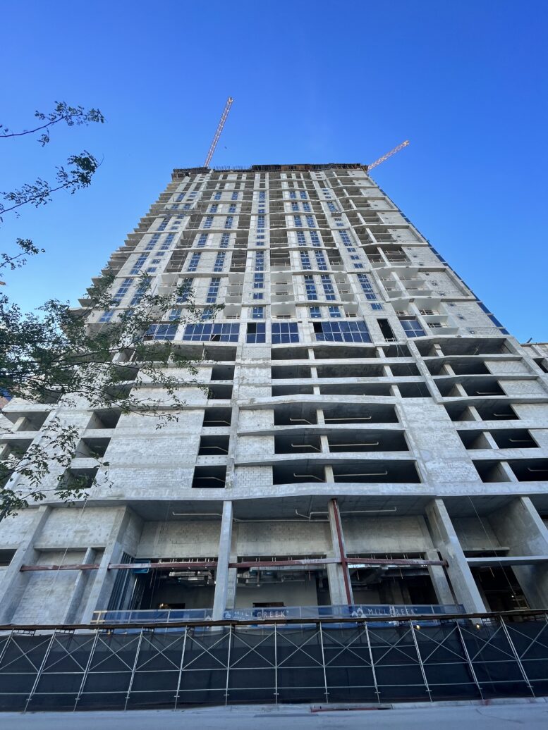 Nichols Architects-Designed 36-Story 'Modera Riverside' Tops Out At 300 ...