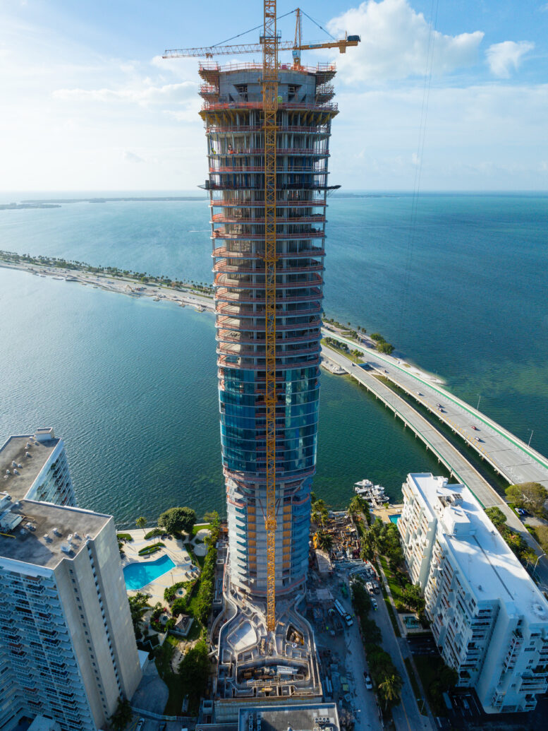 Una Residences Tops Off At 175 Southeast 25th Road In Brickell, Miami ...