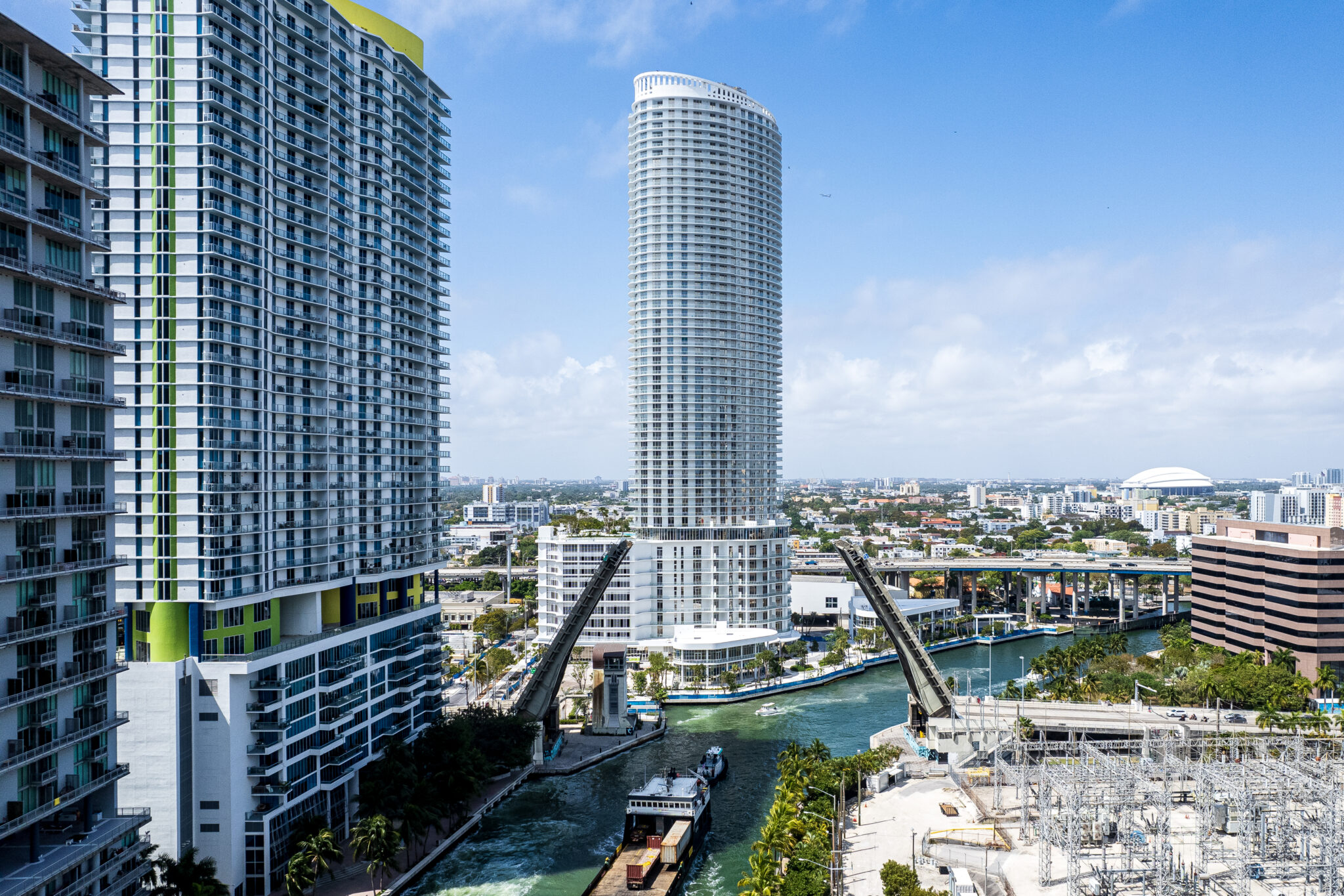 YIMBY Scopes Aerial Views of Nearly Complete 54-Story Tower, First ...